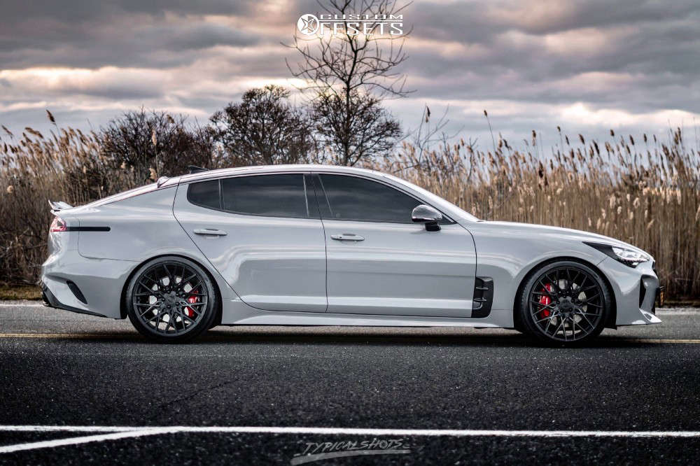 2018 Kia Stinger with 20x9 32 XO PHOENIX and 245/35R20 Nankang NS-25 ...