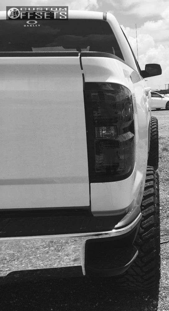 2015 Chevrolet Silverado 1500 with 22x12 -44 RBP Colt and 35/12.5R22 ...