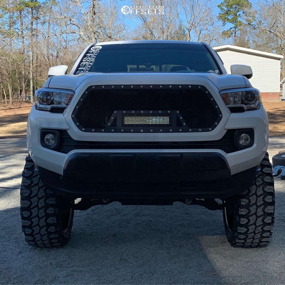 2016 Toyota Tacoma with 24x10 31 OE Performance 176 and 35/12.5R24 ...