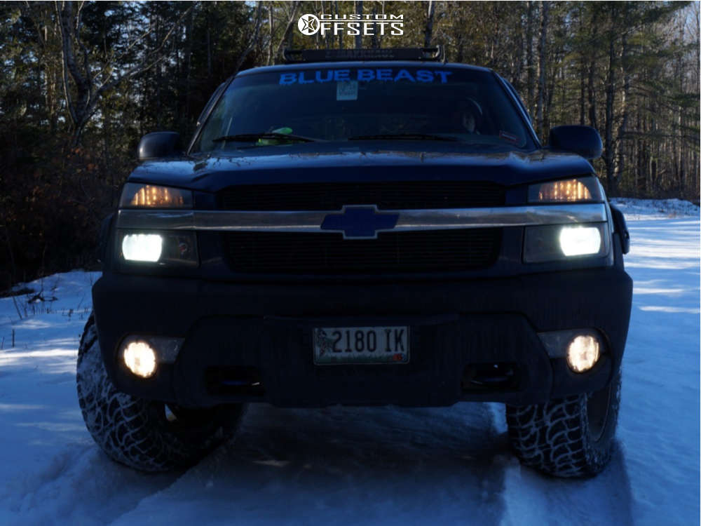 2002 Chevrolet Avalanche 1500 with 20x9 0 MKW M80 and 33/12.5R20 ...
