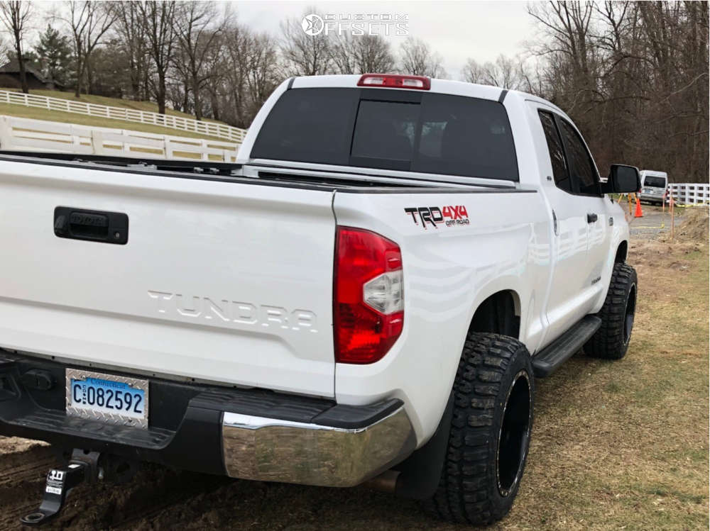 2014 Toyota Tundra with 20x12 -44 TIS 544BM and 33/12.5R20 Federal ...