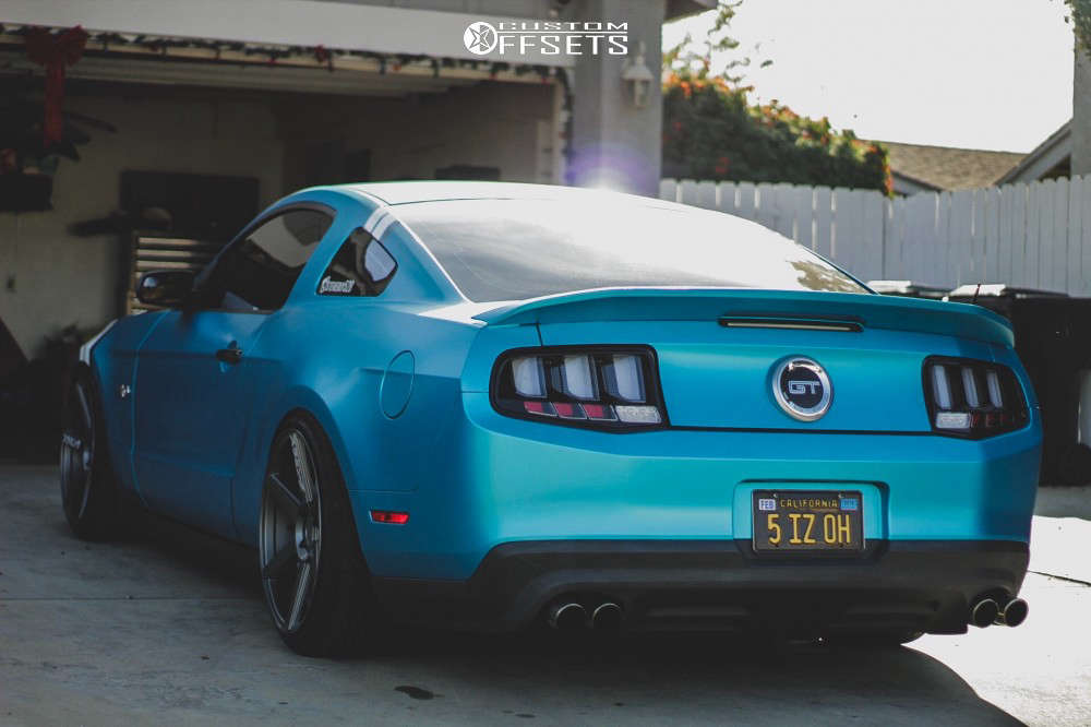 2011 Ford Mustang with 20x10 25 Sothis Sc002 and 245/30R20 Zenna Argus ...