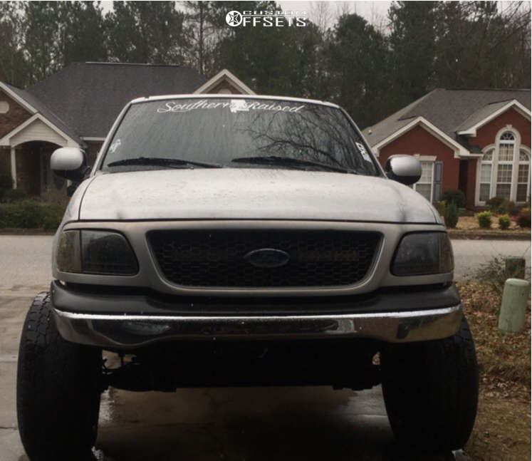 1999 Ford F-150 with 20x12 -44 Moto Metal Mo200 and 35/12.5R20 Toyo ...