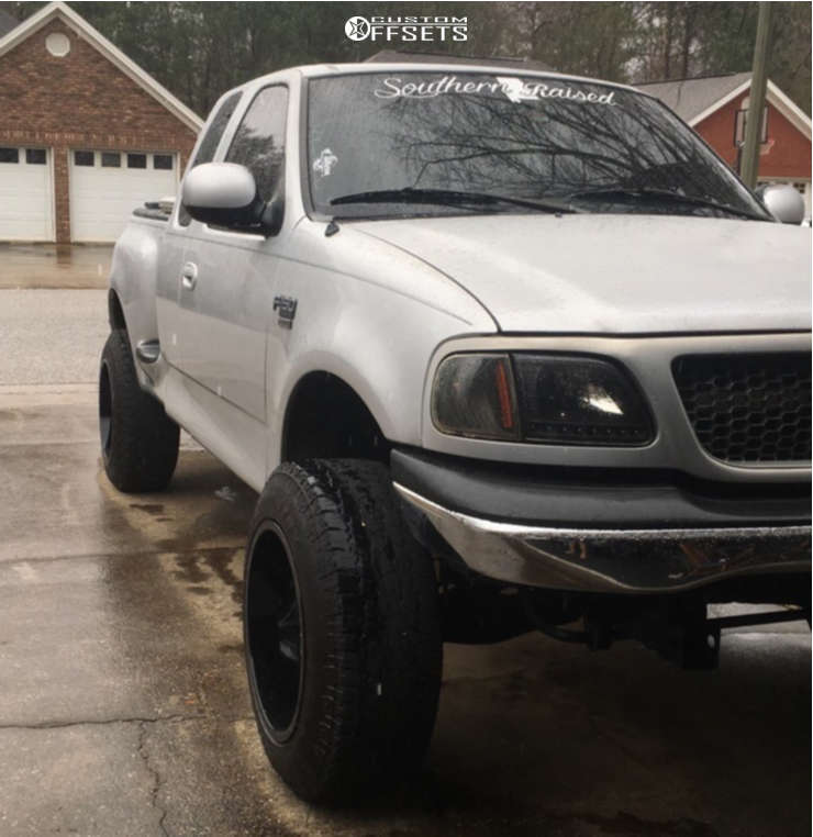 1999 Ford F-150 with 20x12 -44 Moto Metal Mo200 and 35/12.5R20 Toyo ...
