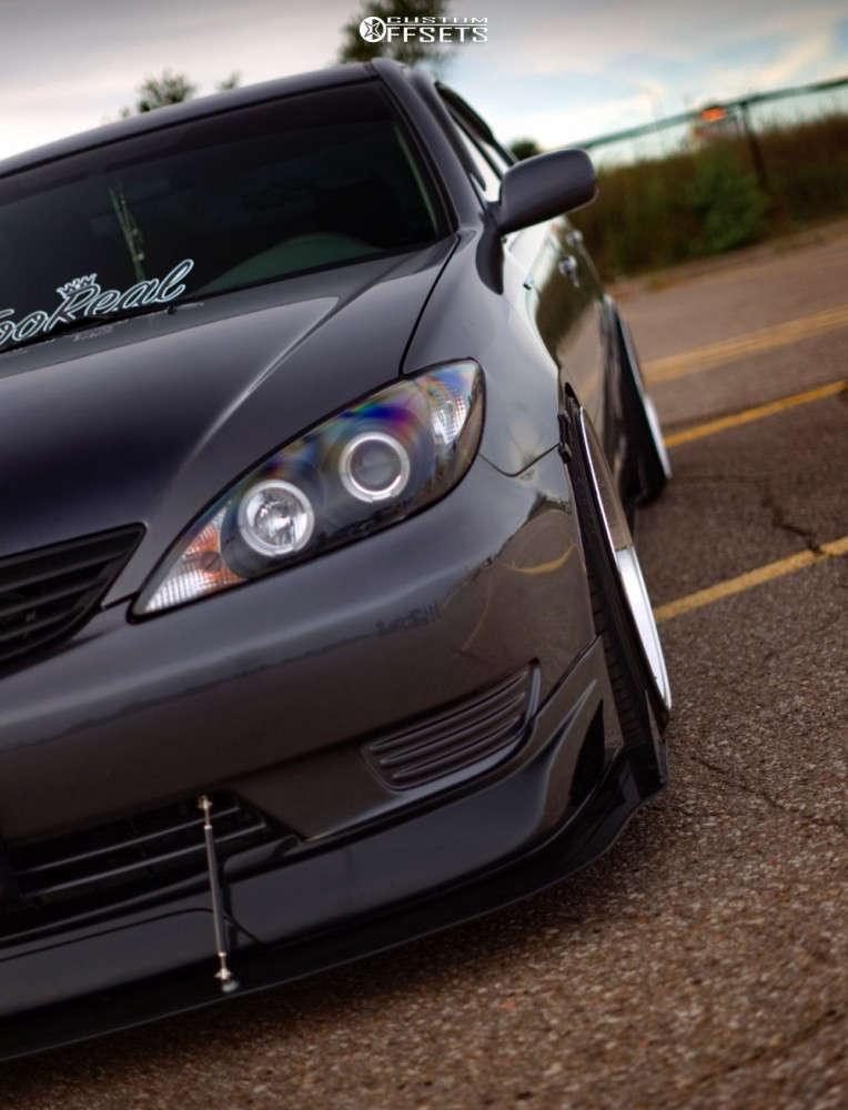 2005 Toyota Camry with 19x9.5 22 Aodhan Ds01 and 215/35R19 Nankang Ns-1 ...