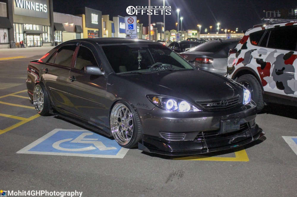 2005 Toyota Camry with 19x9.5 22 Aodhan Ds01 and 215/35R19 Nankang Ns-1 ...