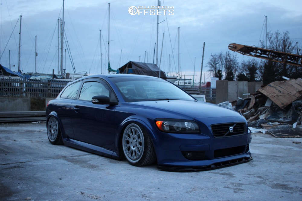 2008 Volvo C30 with 18x8.5 30 Fifteen52 Formula Gt and 215/35R18 ...