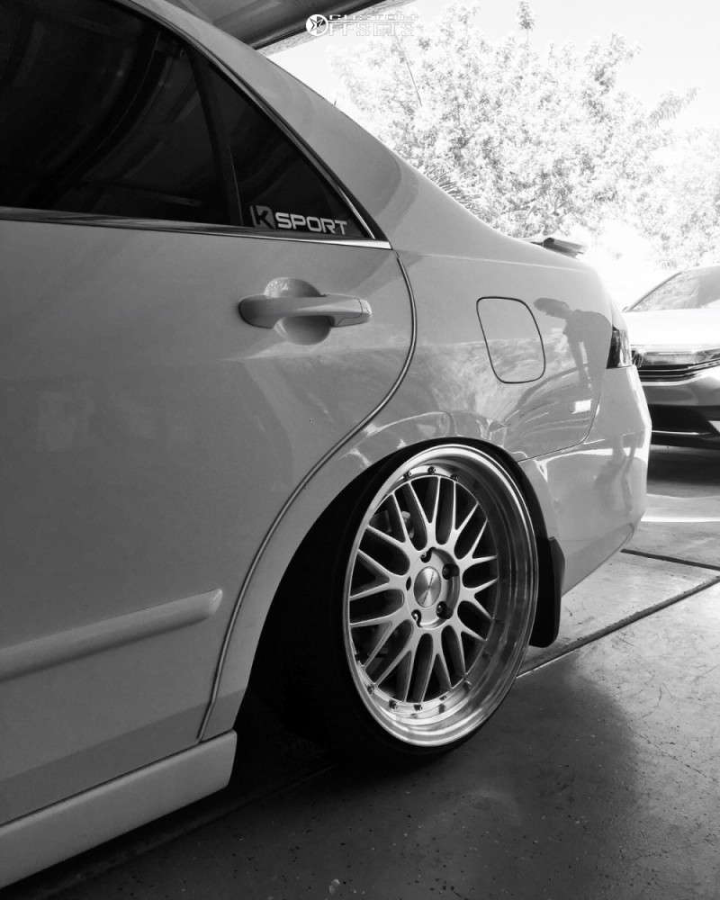 2006 Honda Accord with 18x9.5 30 Varrstoen Es1 and 215/35R18 Federal ...