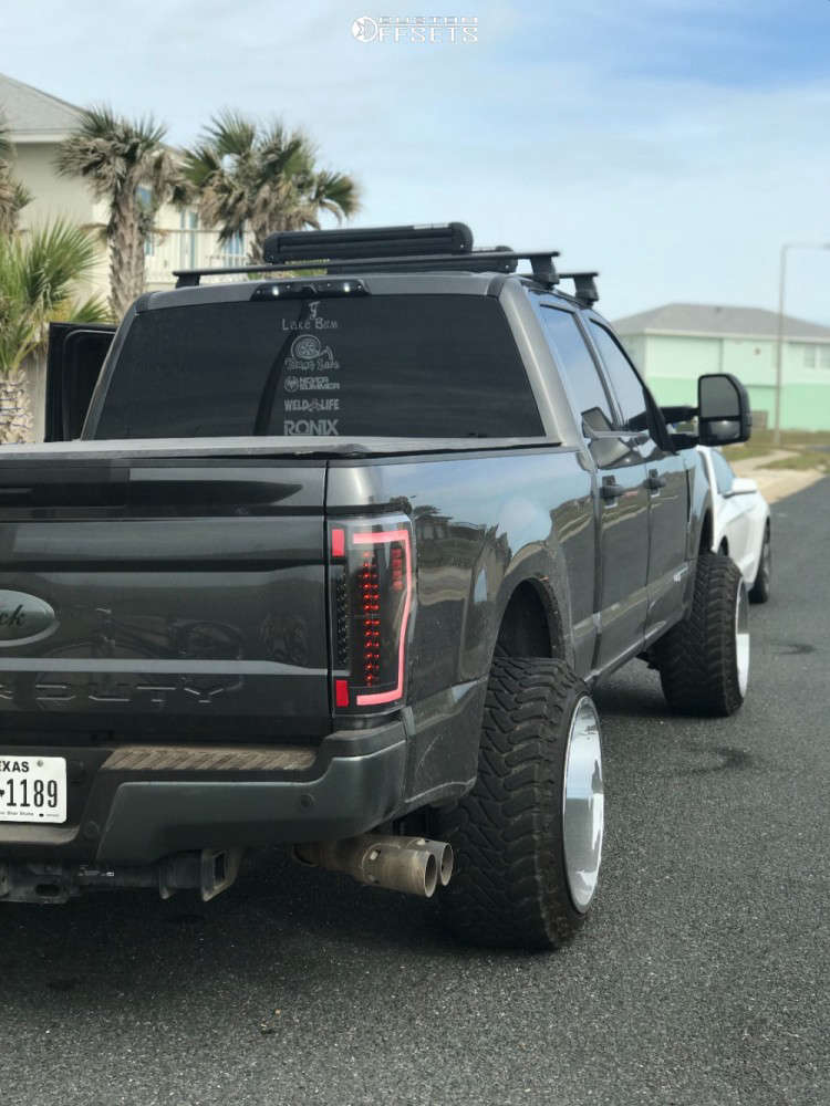 2017 Ford F-250 Super Duty with 22x14 -76 TIS 544V and 33/12.5R22 ...