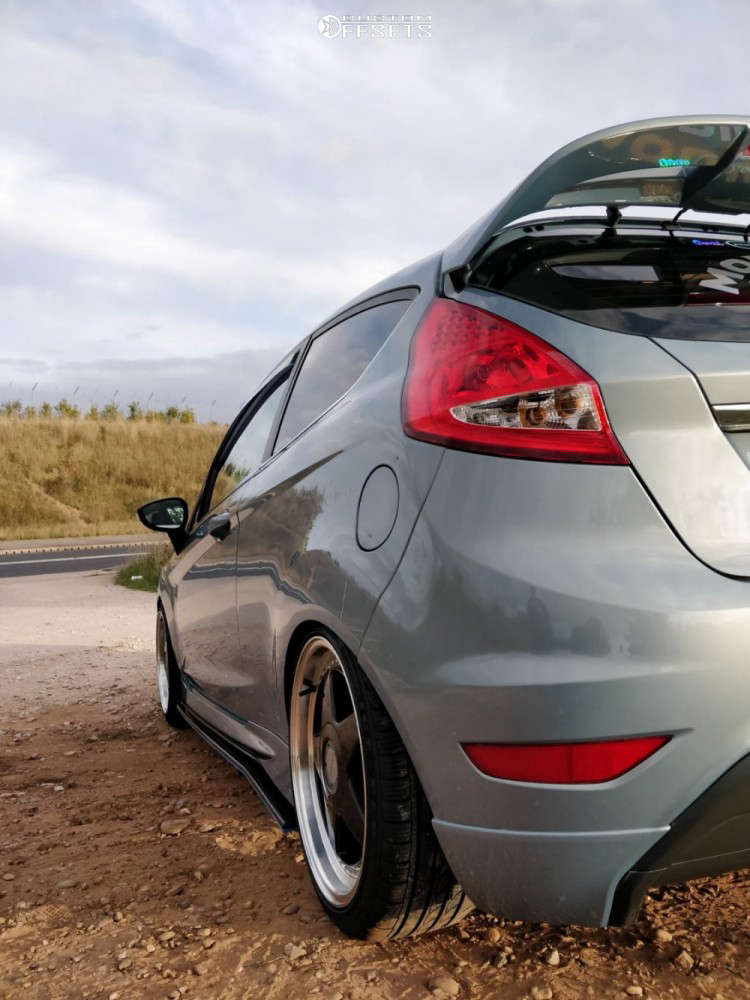 2009 Ford Fiesta with 17x8 35 Dare F5 and 205/40R17 Nankang NS-20 and ...