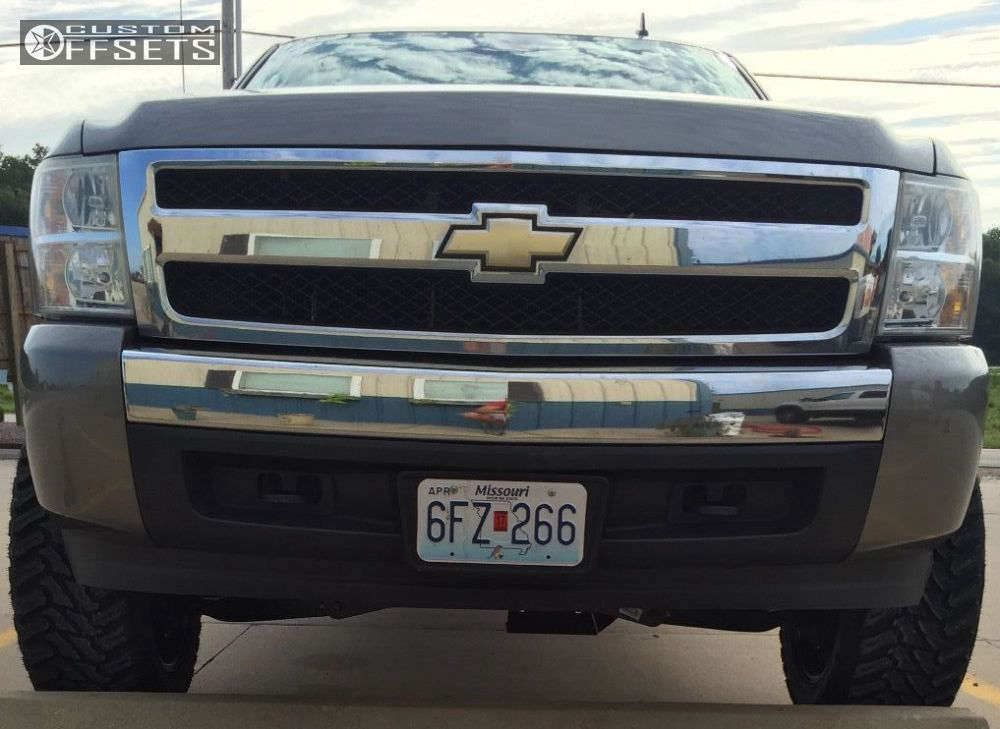 2007 Chevrolet Silverado 1500 with 20x10 -19 Hostile Knuckles and 33/12 ...