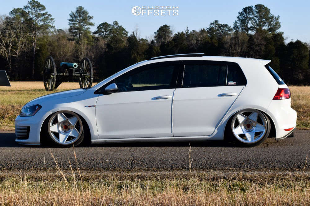 2015 Volkswagen GTI with 18x8.5 40 3SDM 0.05 and 205/35R18 Nitto Neo ...