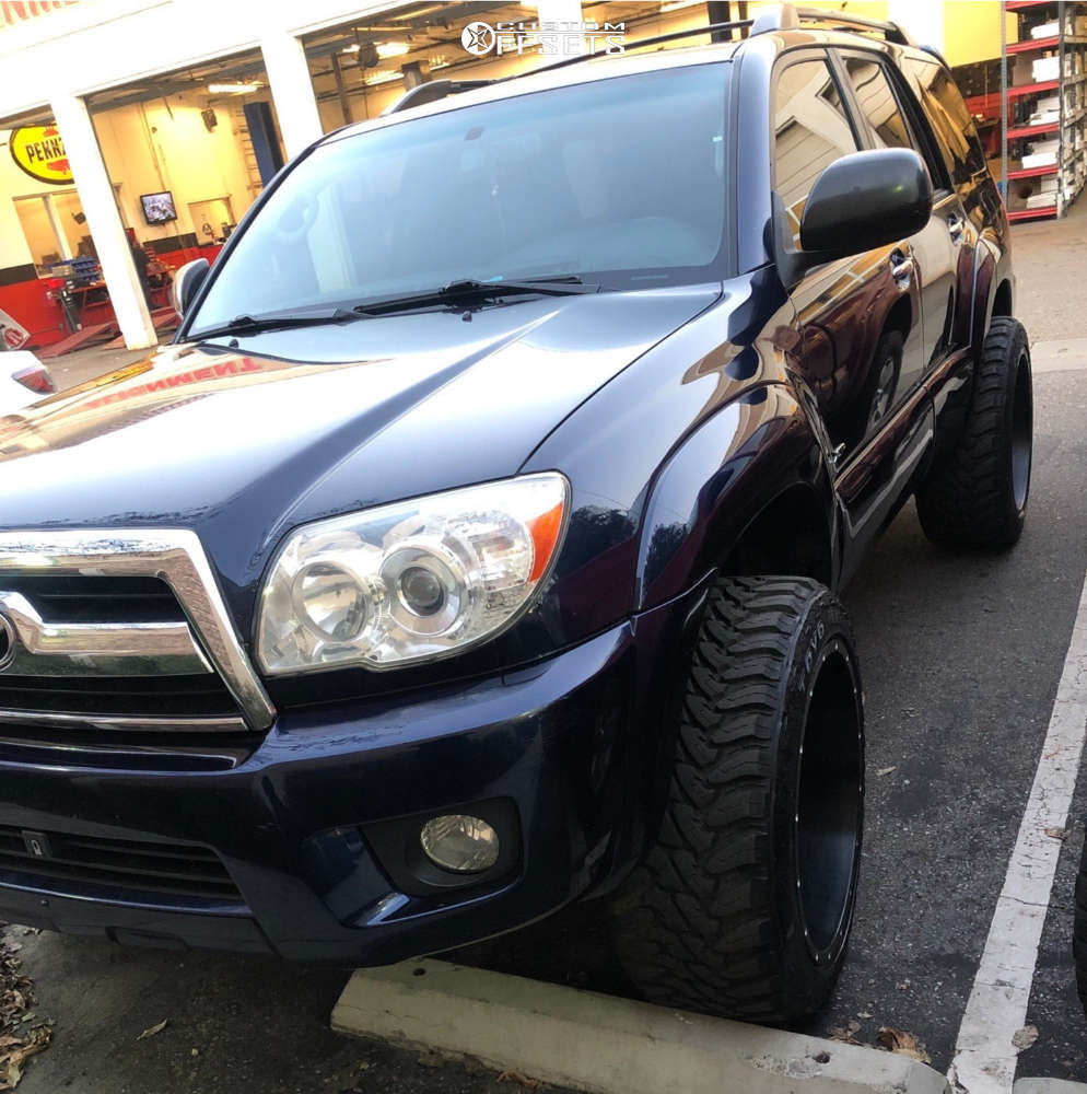 2007 Toyota 4Runner with 22x12 -43 Tis 535b and 33/12.5R22 Toyo Tires ...