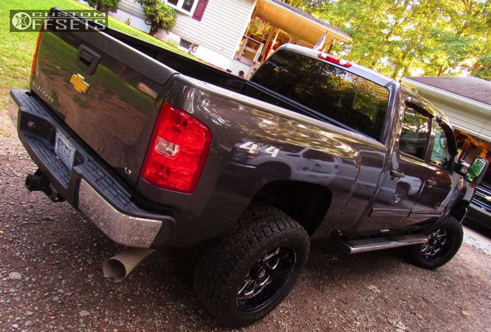 2011 Chevrolet Silverado 2500 HD with 20x10 -18 Fuel Flow and 305/50R20 ...
