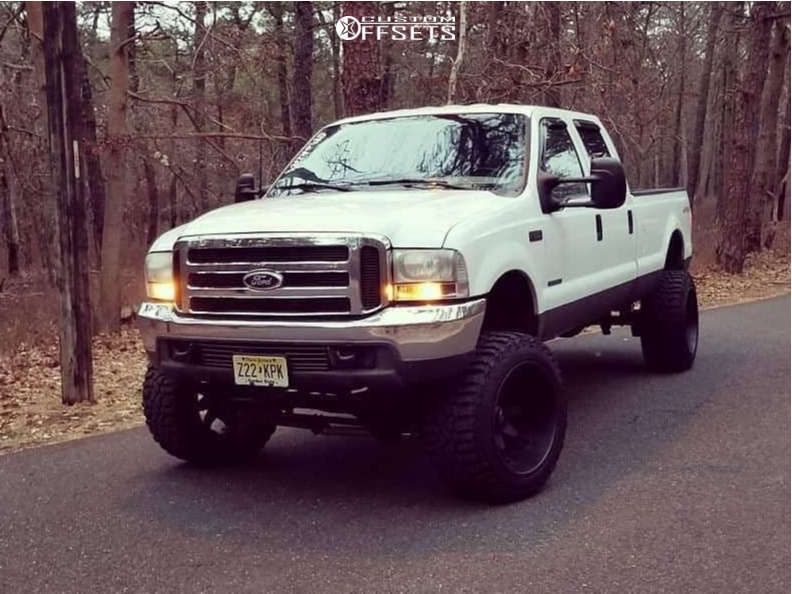 1999 Ford F-250 Super Duty with 22x14 -76 Fuel Octane and 35/12.5R22 ...