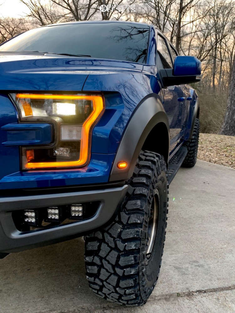 2018 Ford Raptor with 17x8.5 0 Gear Off-Road Endurance and 37/12.5R17 ...