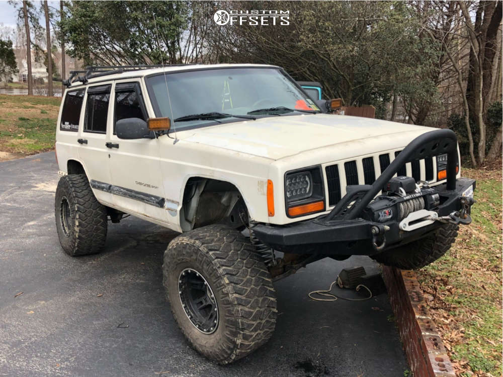 2001 Jeep Cherokee with 15x10 -45 Mickey Thompson Sidebiter Ii and 33/ ...