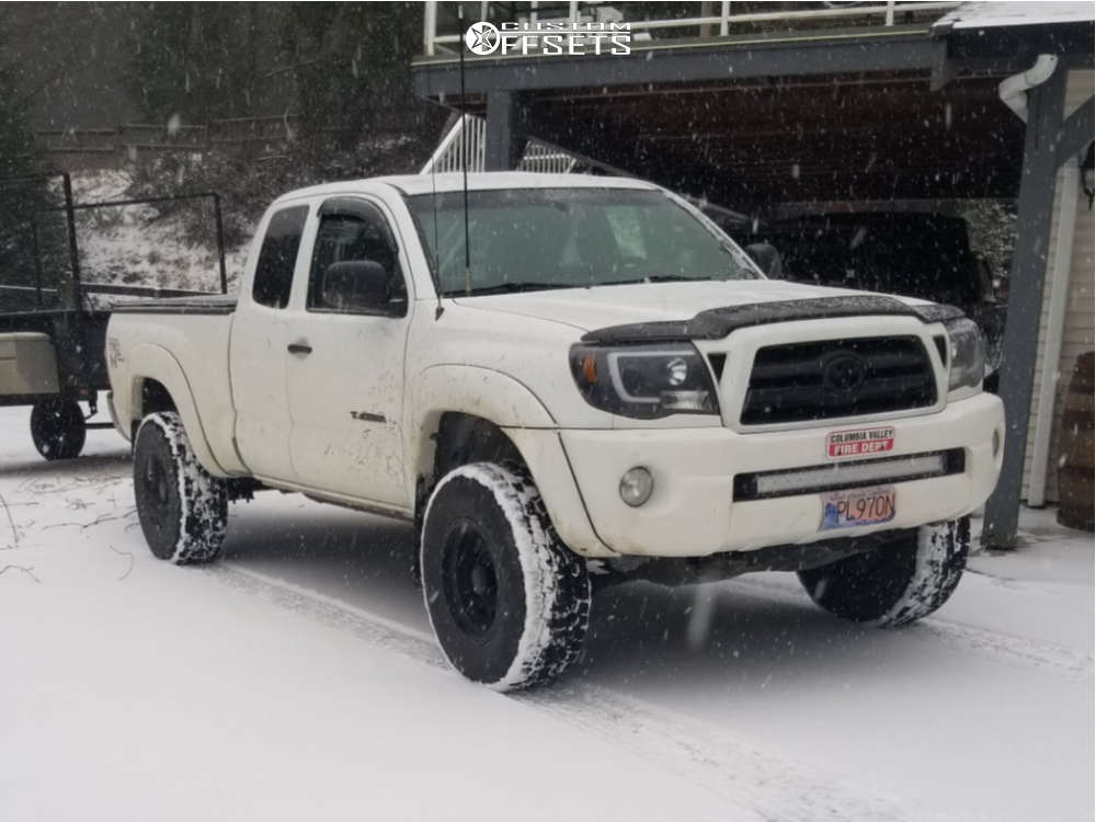2006 Toyota Tacoma with 16x9 -12 XD XD122 and 265/75R16 Toyo Tires Open ...