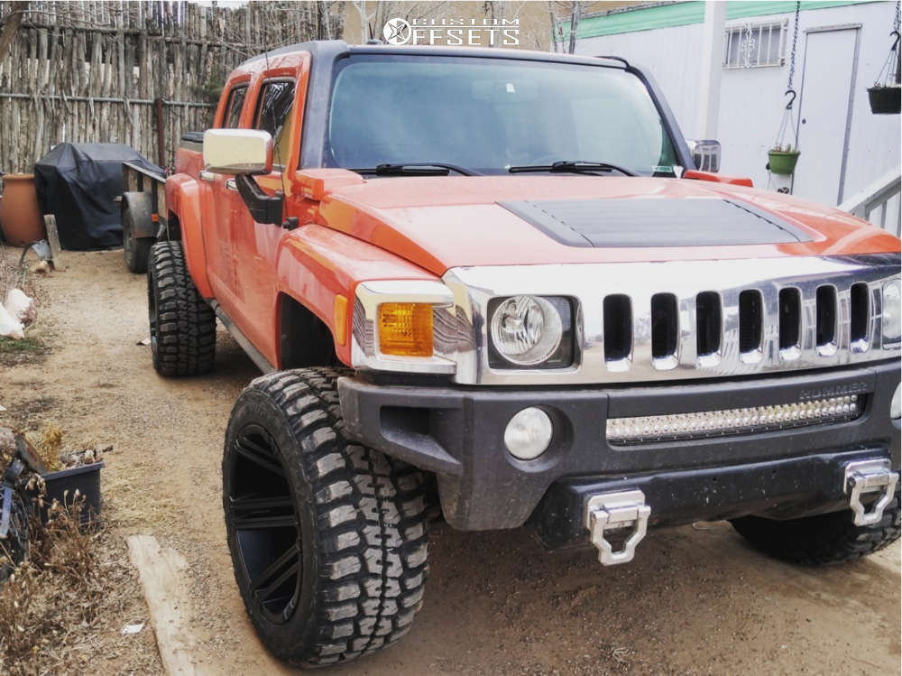 2009 Hummer H3T with 20x12 -51 Toxic Avenger and 33/12.5R20 Federal ...