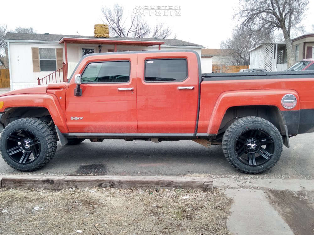 2009 Hummer H3T with 20x12 -51 Toxic Avenger and 33/12.5R20 Federal ...