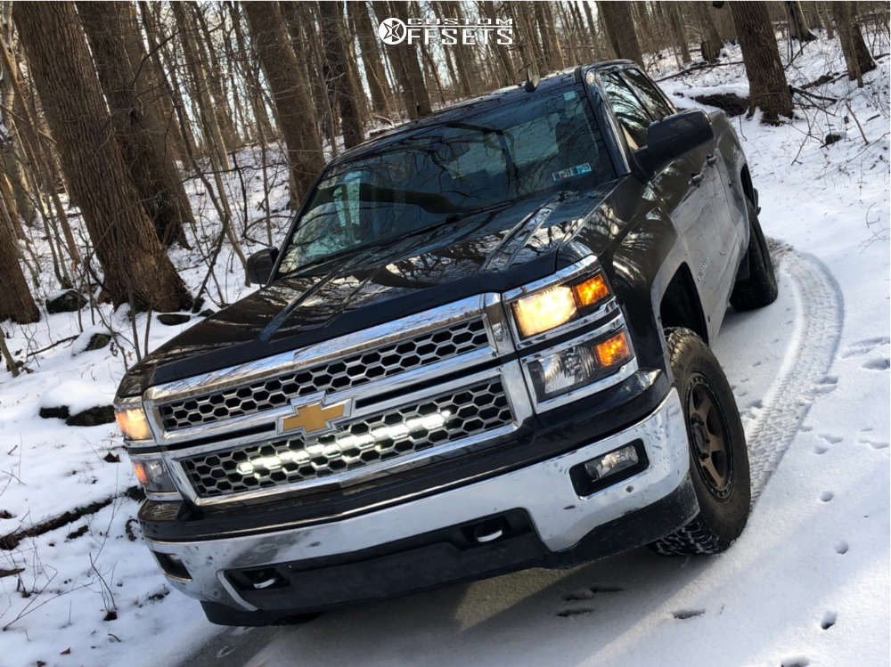 2015 Chevrolet Silverado 1500 with 17x8.5 0 Method Con6 and 285/70R17 ...