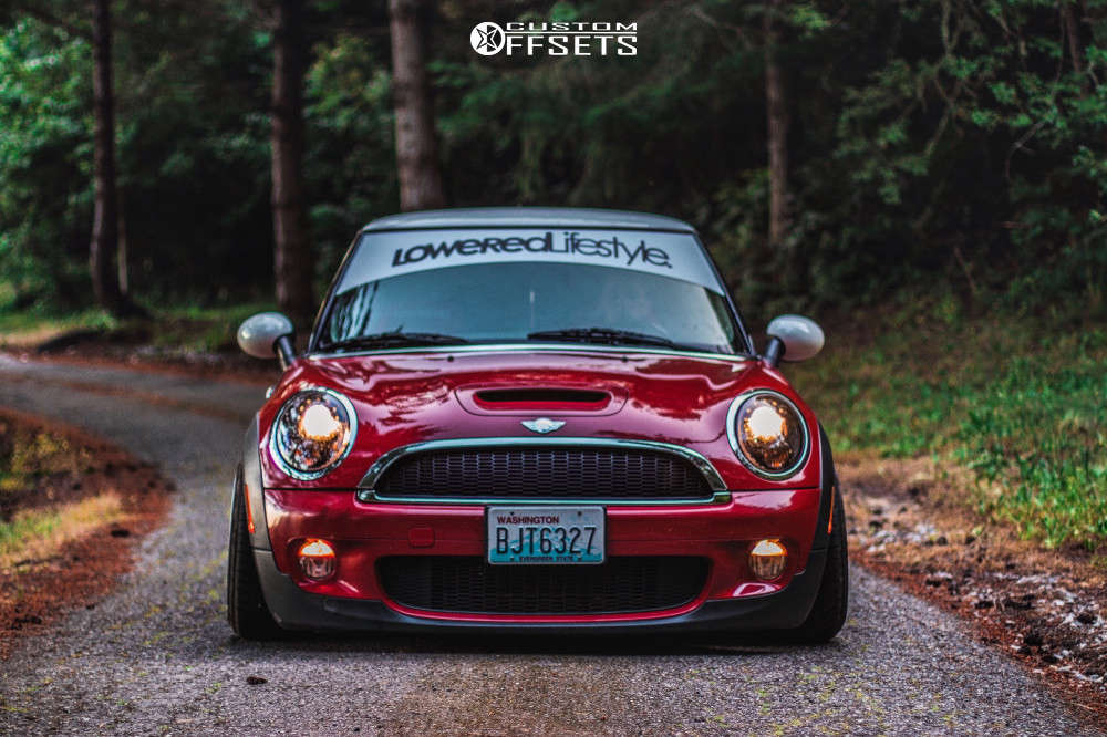 2007 Mini Cooper with 16x8.5 30 ESR Sr03 and 195/35R16 Federal SS595 ...