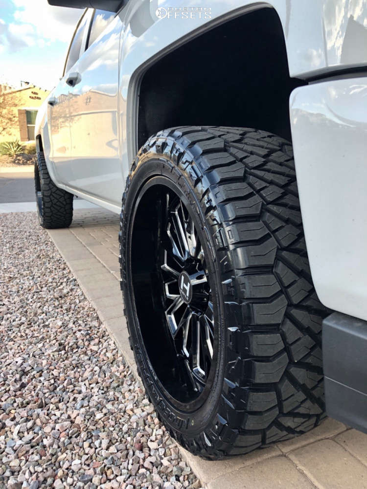 2018 Chevrolet Silverado 1500 with 22x10 -25 Hostile Fury and 305/45R22 ...