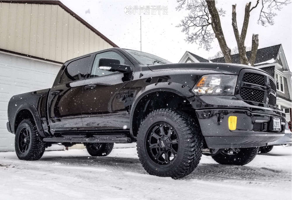 2018 Ram 1500 with 20x9 -12 Moto Metal Mo984 and 35/12.5R20 Atturo ...