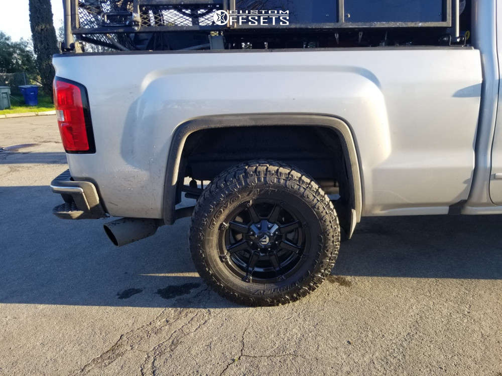 2017 GMC Sierra 1500 with 18x9 -12 Fuel Coupler and 33/12.5R18 Toyo ...