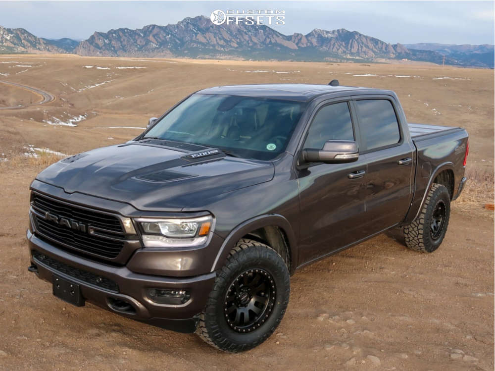 2019 Ram 1500 with 18x9 0 Pro Comp Series 36 and 285/70R18 Nitto Ridge ...