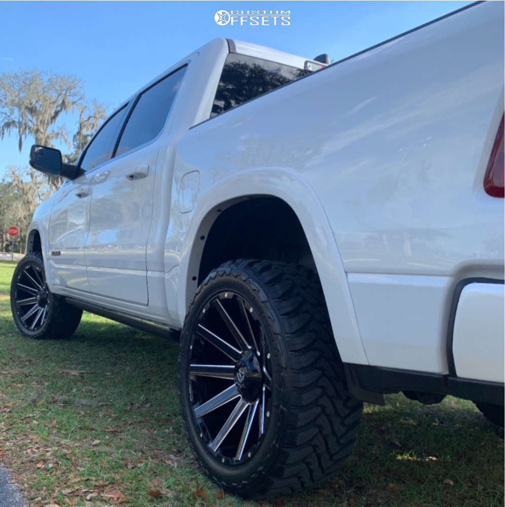 2019 Ram 1500 with 22x10 -18 Fuel Contra and 33/12.5R22 Toyo Tires Open ...