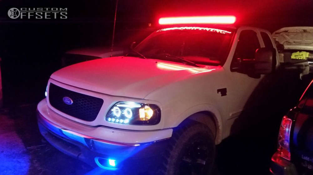 2000 Ford F-150 with 17x9 -12 Red Dirt Road Thunder and 305/60R17 ...