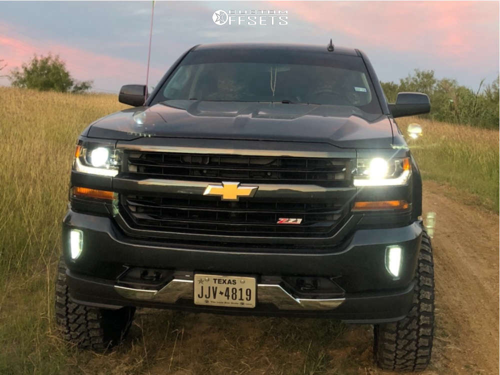 2017 Chevrolet Silverado 1500 with 22x10 -13 Fuel Cleaver D240 and 35/ ...