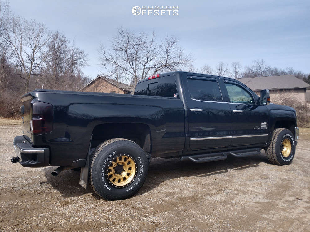 2018 Chevrolet Silverado 1500 with 17x9 -12 Method Mr315 and 285/70R17 ...