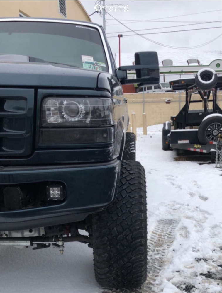 1993 Ford F-350 with 24x12 -51 Fuel Forged Ff66 and 325/45R24 Atturo ...
