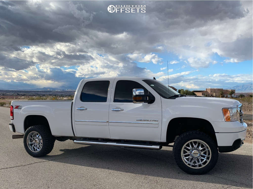 2014 GMC Sierra 2500 HD with 20x10 -25 Ultra Hunter and 33/12.5R20 Toyo ...