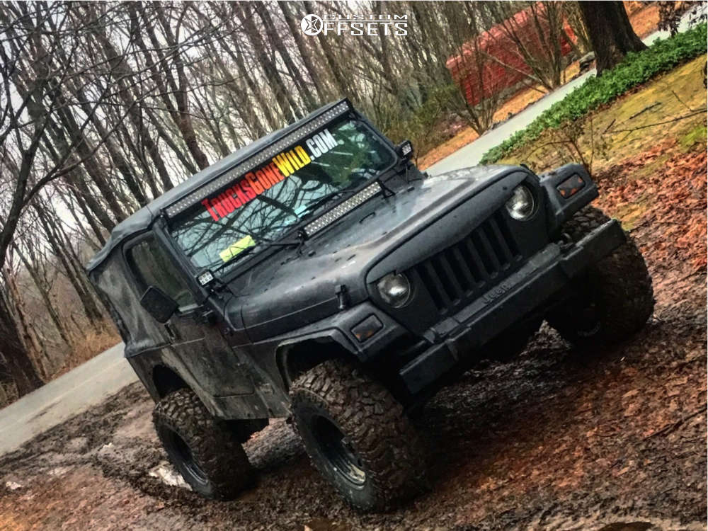 2001 Jeep TJ with 15x10 -43 American Racing Ar172 and 32/12.5R15 Cooper ...