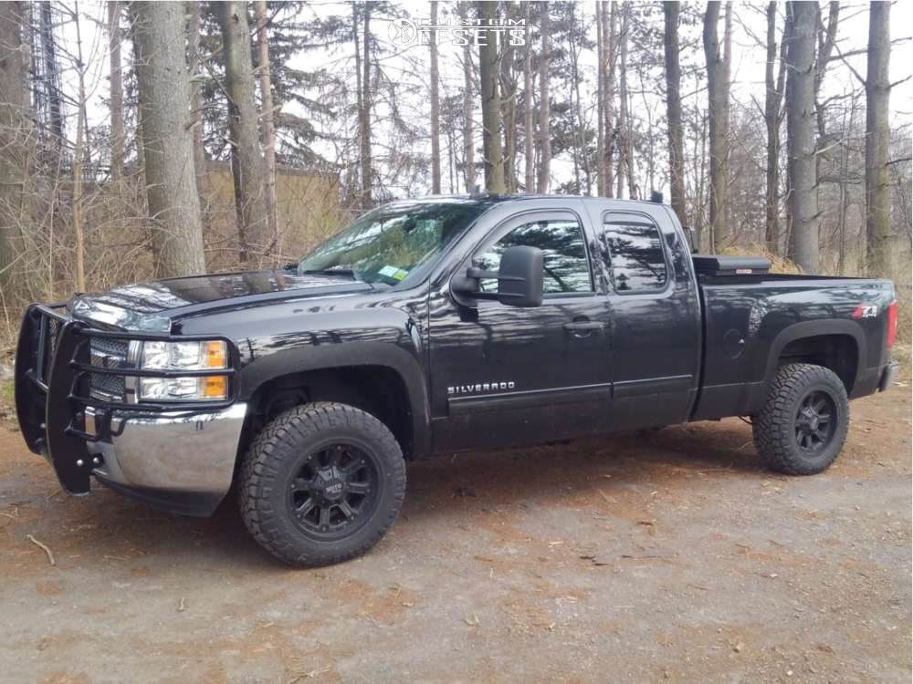 2013 Chevrolet Silverado 1500 with 18x9 -12 Moto Metal MO984 and 265 ...