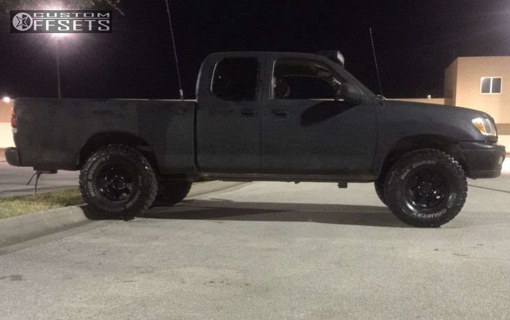2002 Toyota Tundra with 16x8 -6 MB Wheels Razor and 33/12.5R16 Dick ...