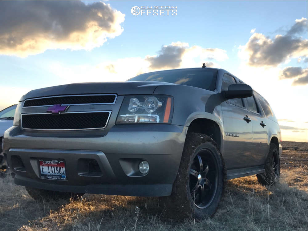 2008 Chevrolet Suburban with 20x8.5 14 Boss 342 and 275/60R20 Kanati ...