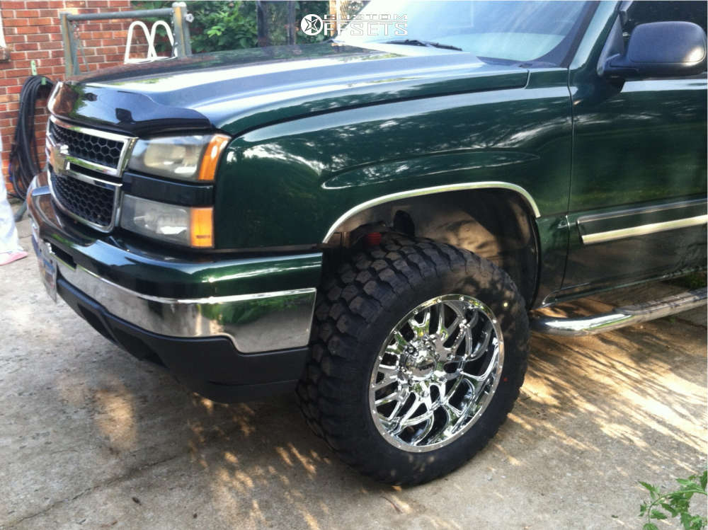 2006 Chevrolet Silverado 1500 with 20x10 -25 Ultra Hunter and 33/12 ...