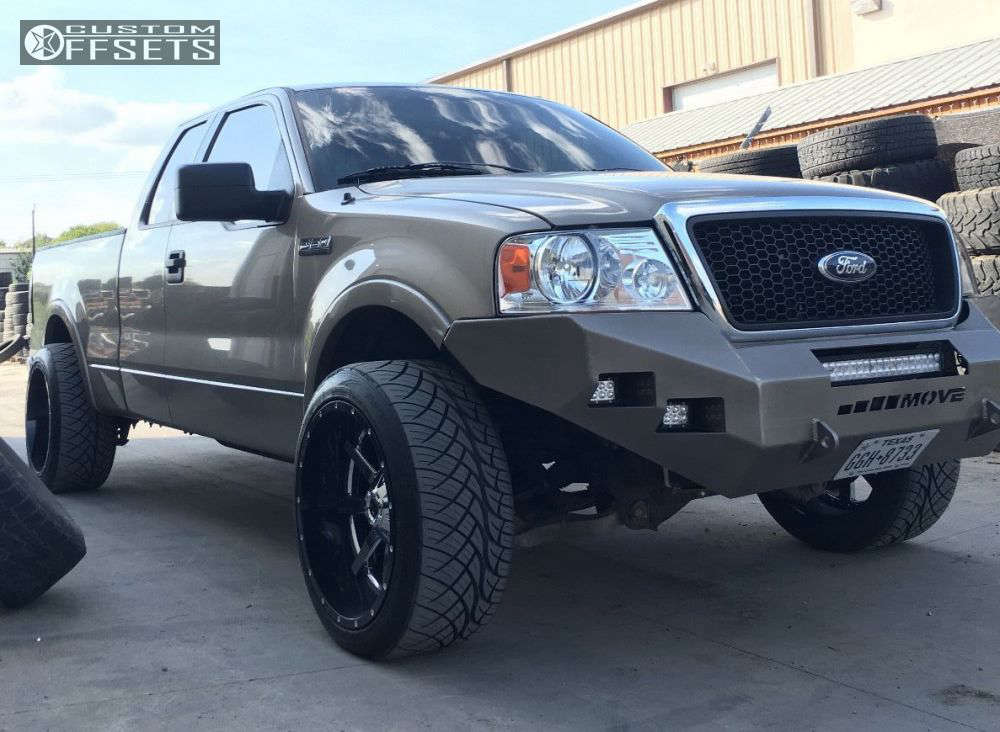 2004 Ford F-150 with 22x12 -44 Fuel Maverick and 305/55R22 Nitto NT420V ...