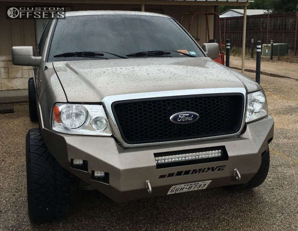 2004 Ford F-150 with 22x12 -44 Fuel Maverick and 305/55R22 Nitto NT420V ...