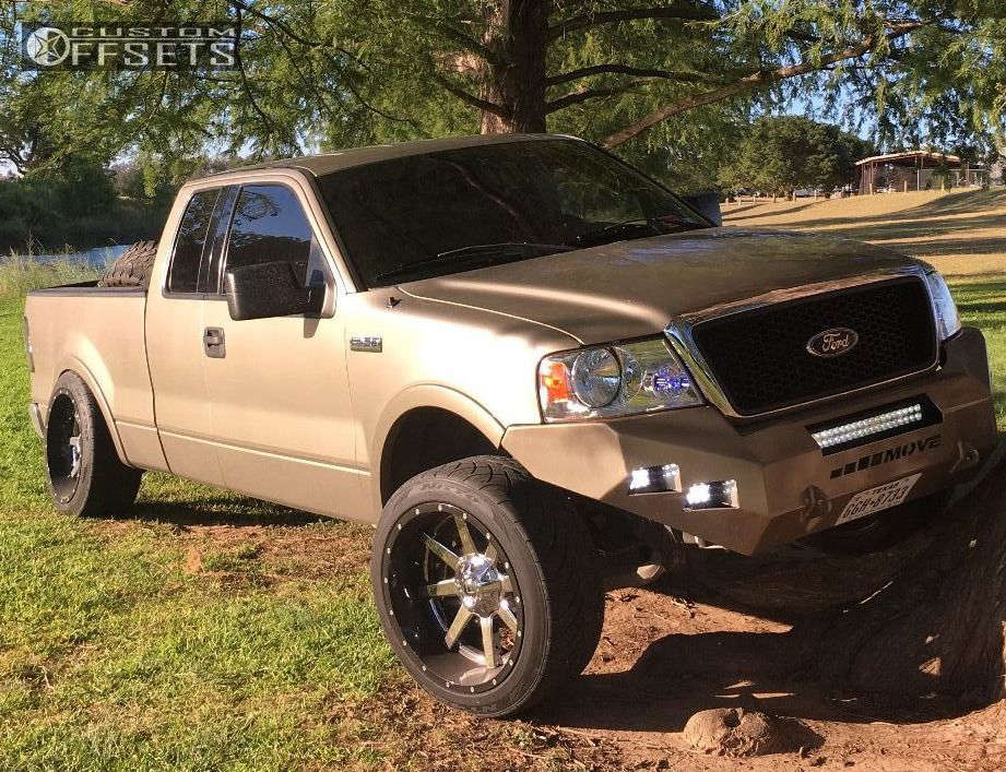 2004 Ford F-150 with 22x12 -44 Fuel Maverick and 305/55R22 Nitto NT420V ...