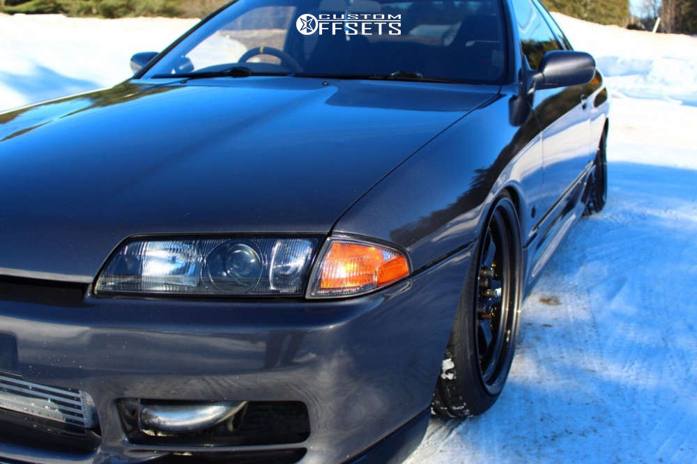 1991 Nissan Skyline R32 with 18x9.5 24 Work Meister M1 3p and 225/40R18 ...