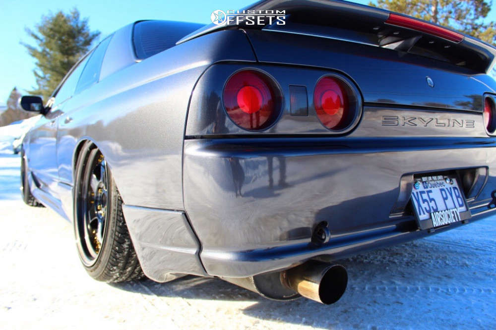 1991 Nissan Skyline R32 with 18x9.5 24 Work Meister M1 3p and 225/40R18 ...