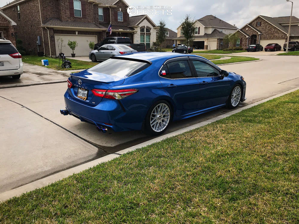 2018 Toyota Camry with 19x8.5 45 Rotiform Rse and 245/40R19 Continental ...