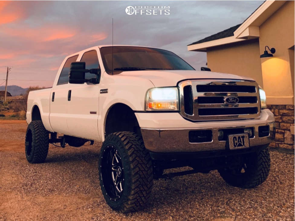 2007 Ford F-250 Super Duty with 22x12 -44 Hostile Sprocket and 35/12 ...