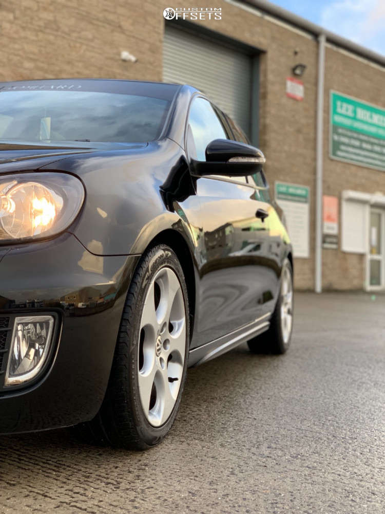 2009 Volkswagen GTI with 17x7.5 51 Volkswagen Monza and 225/40R17 ...