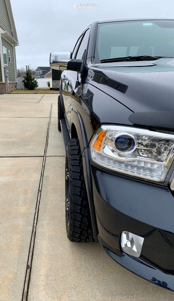 2017 Ram 1500 with 22x10 -25 Tuff T12 and 35/12.5R22 Toyo Tires Open ...
